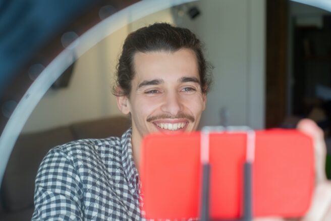 6 Ways to Find Home Decor Influencers - Full Guide, FAQs & More